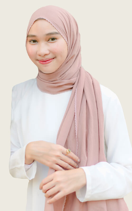 8 Model Pashmina Kekinian, Tampil Cantik dan Modis – HIJUP Magazine