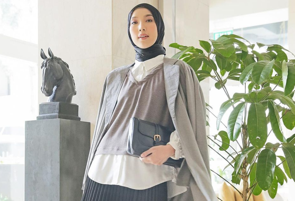 Tampil Classy Dengan Outfit Monokrom. Siapa Takut? – HIJUP Magazine