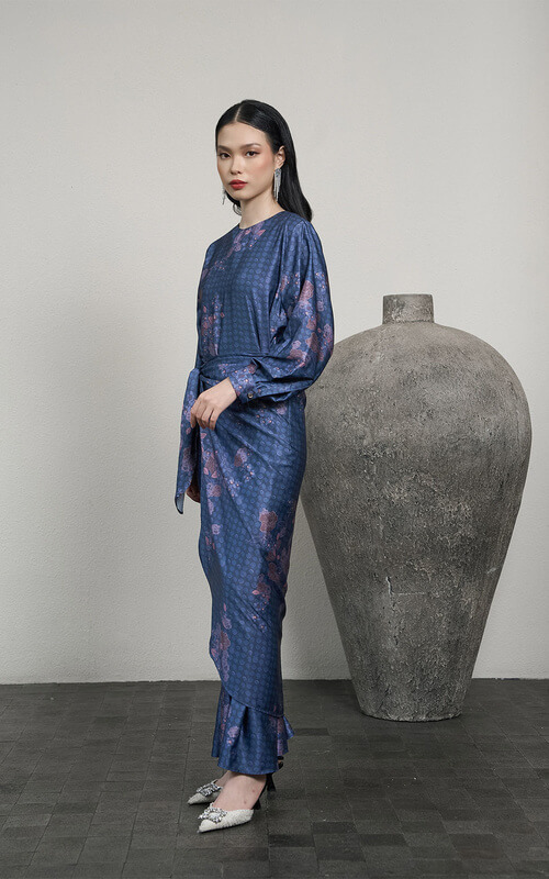 6 Inspirasi Outfit Arisan dengan Dress Biru – HIJUP Magazine