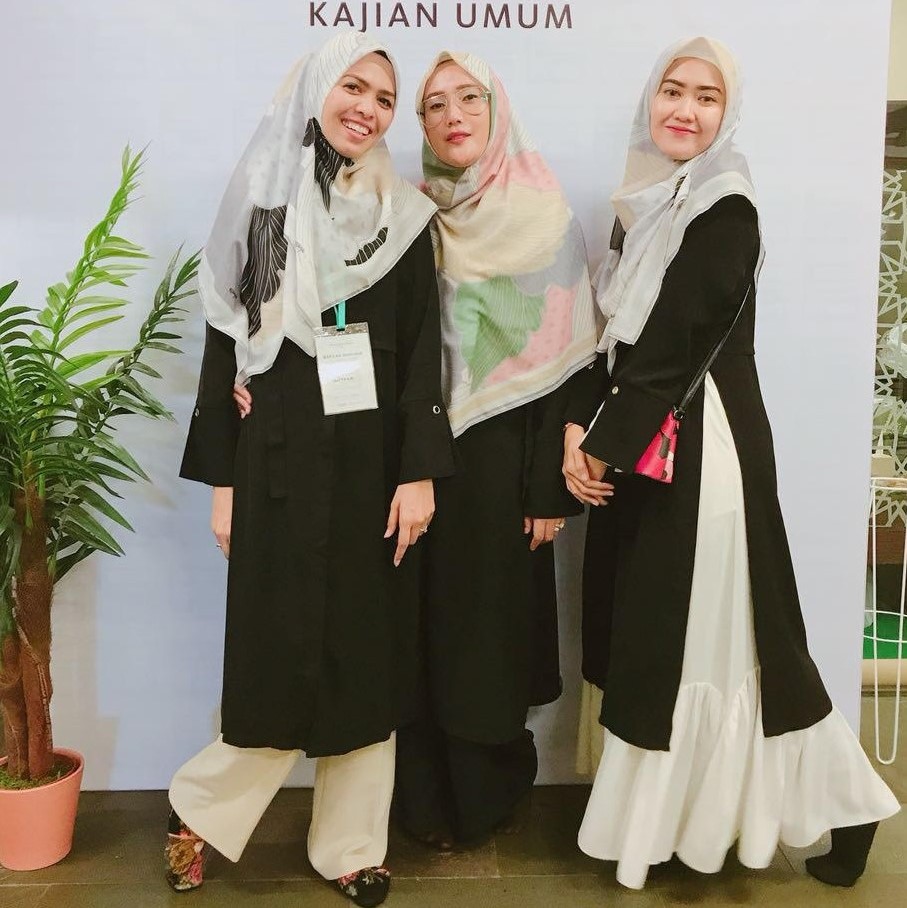 Inspirasi Gaya Baju Pengajian ke Kajian Kafilah Solihin – HIJUP Magazine